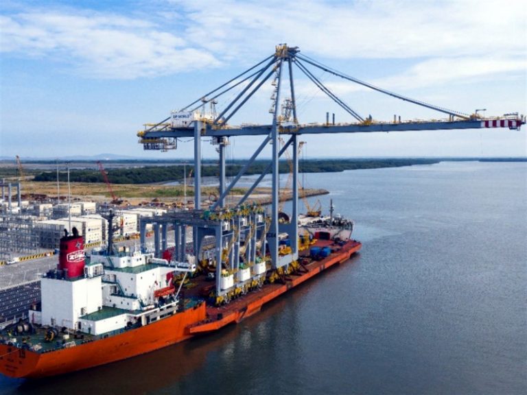 Sopesp - DP World Posorja recebe guindaste de pórtico e três RTGs que ...